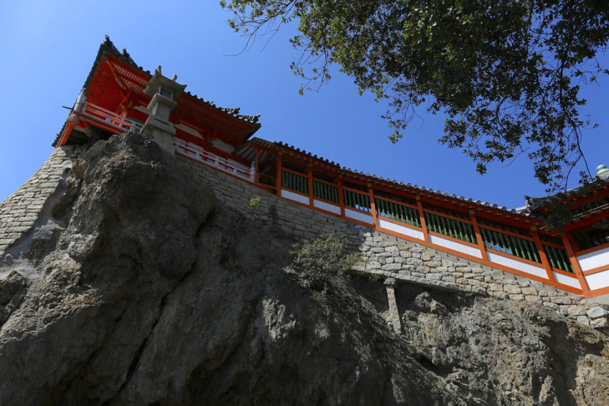 “Abuto-Kannon Temple” A lacquer-coated Kannon-dou temple stood on a ...